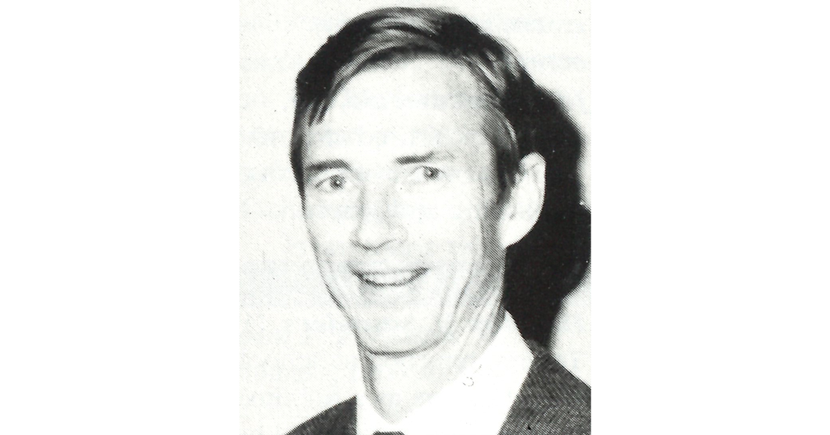 Pilot William Records, ’63, helps save dozens in plane crash | UW ...