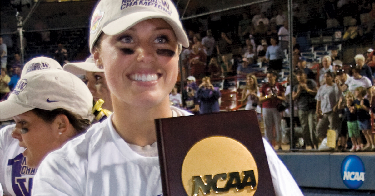 Husky softball legend Danielle Lawrie inducted into Pac-12 Hall of ...
