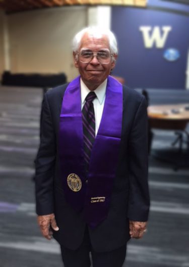 Ash and thunder: Guillermo Castaneda tells the tale of Mount St. Helens ...